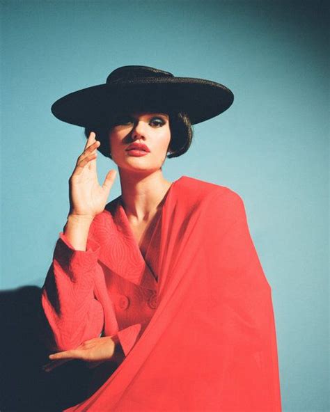 Sophie Hart Portrait Sophie Fashion