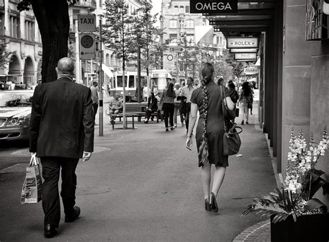 무료 이미지 보행자 검정색과 흰색 머리 도로 화이트 시티 도시의 군중 봄 유행 검은 단색화 Bw