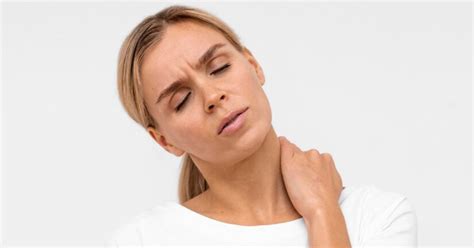 Swelling Of The Neck Symptoms Causes Diagnosis And Treatment