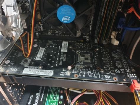 본체를 하나 받았는데 그래픽카드 Cpu 메인보드 어디껀지 모르겟는데 알수있는 방법있나요 ㅠㅠ 지식in