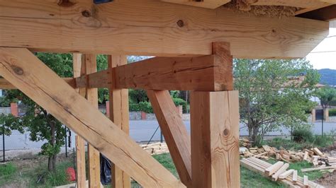 Casa De Paja En El Montseny Riells I Viabrea Acabando Bioconstrucci N Y Casas De Paja