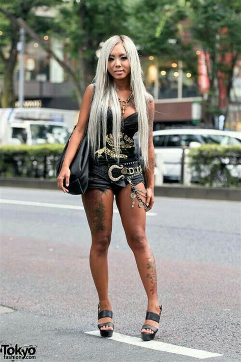 Pin By ブロガー ガングロギャル 歴史関連 On ガングロ Gyaru Fashion Japanese Street