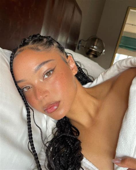 The Jelly Donut Blush Trend Is Taking Over