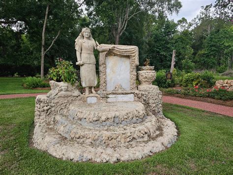 Women Veterans Memorial Dedication Ceremony Popes Museum