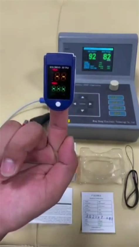 เครื่องวัดออกซิเจนปลายนิ้ว รุ่น Lk87 ของแท้ ใช้หนีบปลายนิ้วระบบสปริง วัดค่าวัดออกซิเจนในเลือด