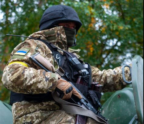 Окупанти змушують місцевих будувати для них фортифікаційні споруди на