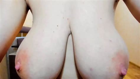 Möpse Lutschen Tropfende Milch Muschi Spielen Masturbieren Mit Den