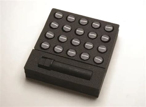 2009 2020 Nissan Gt R Lug Set 7 With Logo Lmgt4 Ss 40220 Rn810 40220