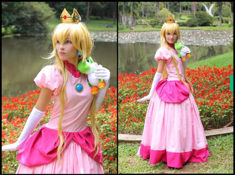 Peach And Yoshi Super Mario Bros Cosplay By Thamysorel On Deviantart