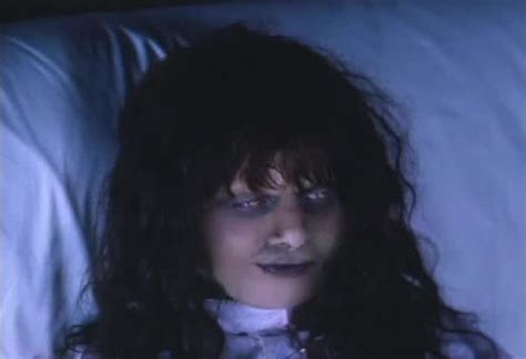 Scary Movie 2 Exorcist Girl