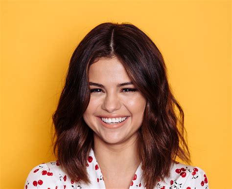 Selena Gomez Smiling Wallpapers Wallpaper Cave Selena Gomez Smiling Wallpapers Wallpaper Cave