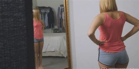 Kendall Kross Exercie Her Throat