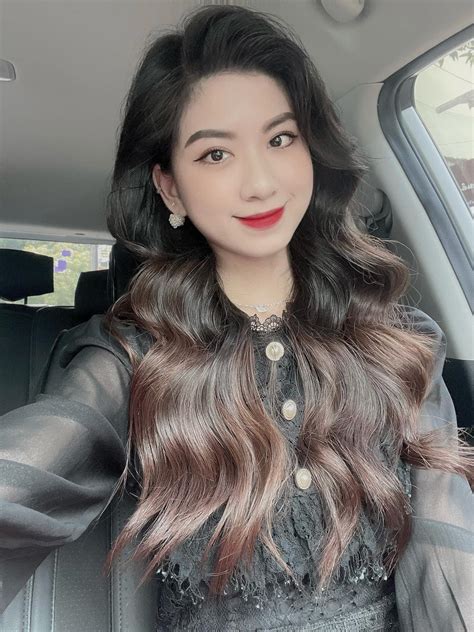 Nữ MC xứ Nghệ xuất hiện trên bản tin Thời sự khiến dân tình nóng lòng tìm danh tính