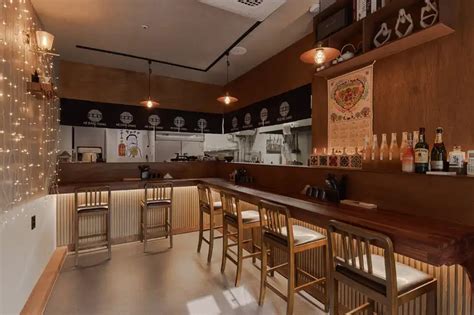 따뜻한 우드 가구로 빈티지한 분위기 10평 요리주점 인테리어 안양 만안구 안양동