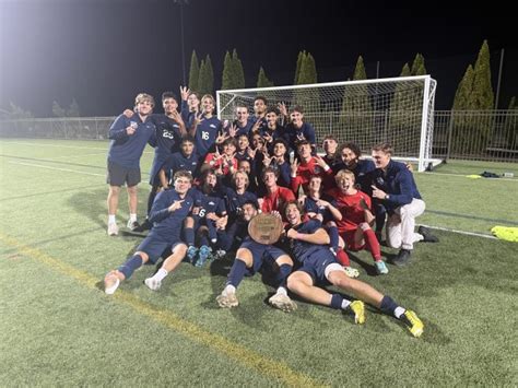 Cfcc Mens And Womens Soccer Teams Crowned Region 10 Champions And Set