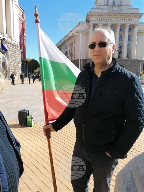 Българският съюз за директна демокрация протестира срещу излизането на битовите абонати на