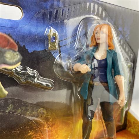 Jurassic World Dominion Claire And Dilophosaurus Action Figure £2239
