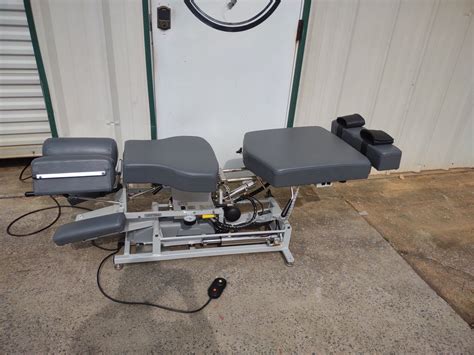 Lloyd 402 Manual Flexion Elevation Table