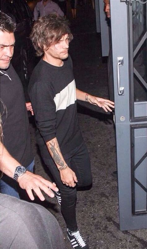 Masterpost Louis Is Proud Of His Sexuality And Wants Out Of The Closet We Ll Be Alright