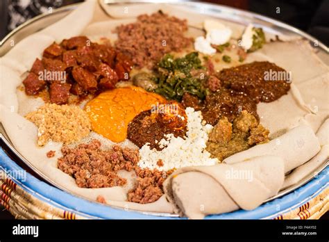 How To Eat Ethiopian Food Injera At Adrienne John Blog