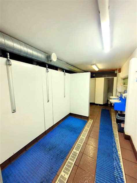 Its Hard Finding Open Communal Showers In New Zealand But I Found