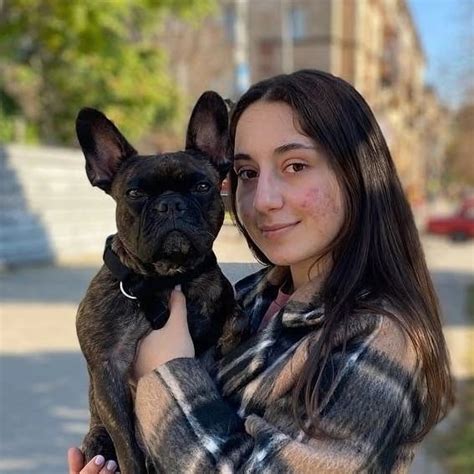 Viktoriya Tsagikyan Vika Tsagikyan Threads Say More
