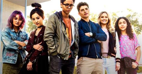 ‘marvels Runaways What To Expect From The Teen Superhero Show