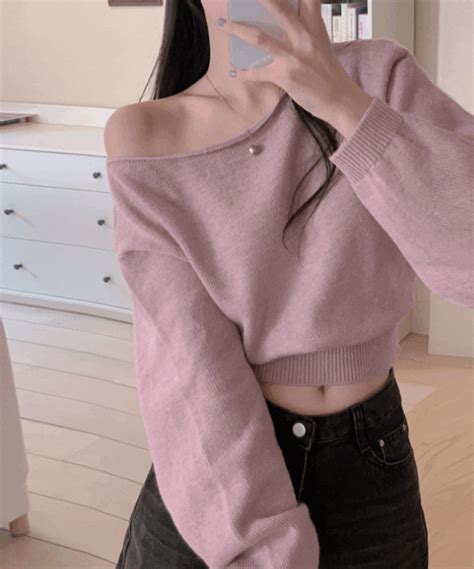 [개미허리 예쁜색감] 소이 입술넥 크롭 니트 6color 에이블리