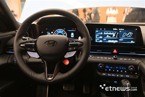 현대차 더 뉴 아반떼 N 공개 전자신문