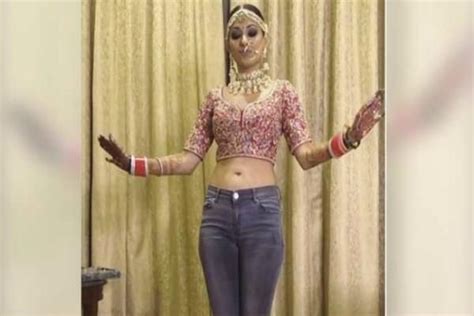 दुल्हन ने अपनी ही शादी में जीन्स चोली पहन किया जबरदस्त भांगड़ा वीडियो