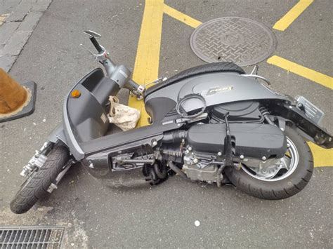 （有片）撞擊畫面曝光！行經無號誌路口撞死女騎士 小貨車駕駛遭起訴 Enn台灣電報