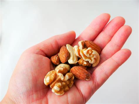 ナッツの1日の適量はどのくらい？おやつはナッツに決まり！適正量のナッツで美味しく健康に！