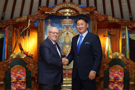 Ерөнхийлөгч иргэд хоорондын харилцан зорчих визийг хөнгөвчлөхөд анхаарахыг хүсэв