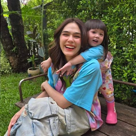 คุณยายหนิง คืนนี้นอนบ้านน้องเกล แอบิเกล ชมพู่อารยา สายฟ้าพายุ ลูกแม่ชม Fc แอบิเกล Facebook