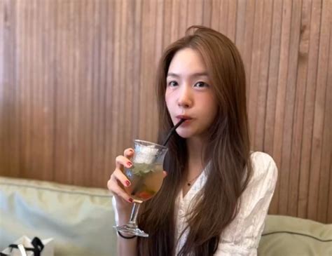Bang Minah Stuns With Slim Look And Radiant Smile In New Update Allkpop