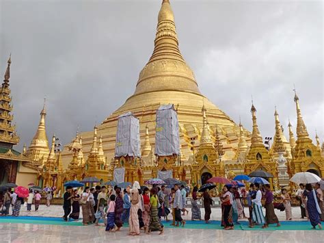 တန်ဆောင်မုန်းလပြည့်နေ့ ရွှေတိဂုံစေတီတော် မြင်ကွင်း ဓာတ်ပုံ