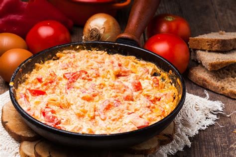 Letscho Mit Ei Rezept Kochrezepteat