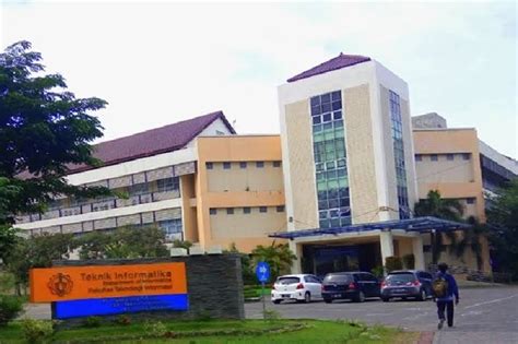 Teknik Informatika Its Jadi Jurusan Yang Banyak Diminati Mahasiswa