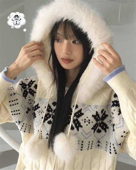 원더원더 레쿠 눈꽃 노르딕 꽈배기 방울 퍼 니트 집업