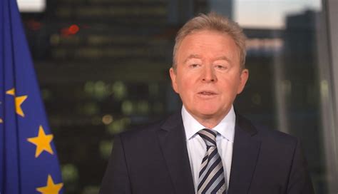 Допомога ЄС Україні польський єврокомісар назвав умови для продовження угоди про вільну