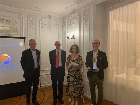 Action Intronisation Nadine Zaretsky