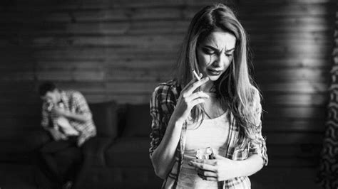 8 Signs Youre Stuck In A Destructive Relationship