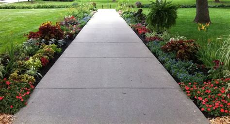 The Best Walkway Materials For Your Ontario Home Lrc
