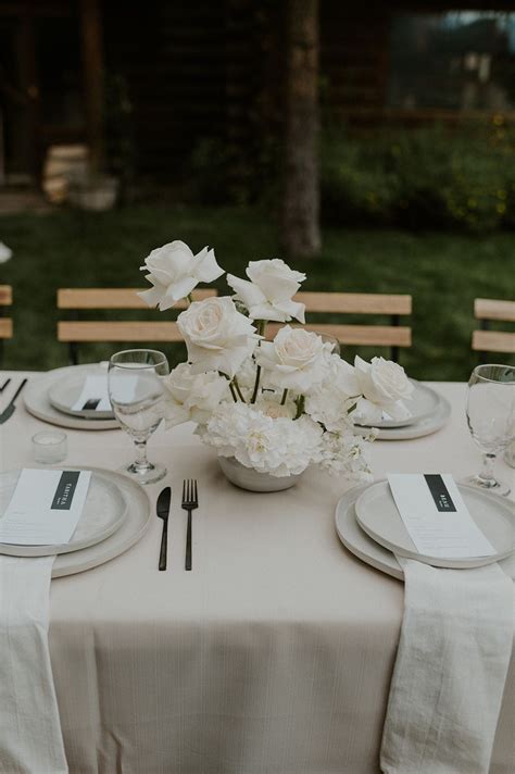 Gorgeous Modern And Monochrome Wedding Table Inspiration Modern Wedding Decor Minimalist