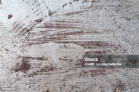손으로 그린 실버 페인트 브러시 스트로크와 추상적 인 배경 세미 드라이 브러시 페인팅 거친에 대한 스톡 사진 및 기타 이미지 거친 그림 그리기 돌 바위 Istock