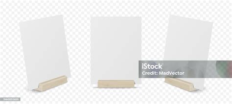 벡터 3d 현실적인 흰색 빈 A4 수직 종이 시트 나무 홀더에 카드 스탠드 아이콘 세트 근접 촬영이 격리되어 있습니다 모형 메뉴 프레임 소책자에 대한 디자인 템플릿입니다