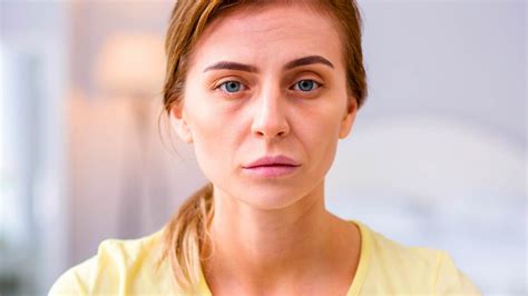 9 Subtle Signs Someones Self Destructive Behavior Is Quickly Ruining