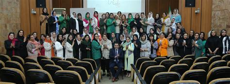 آموزش درمان آکنه رهایی از آکنه و جوش صورت آکادمی احسان حسنانی