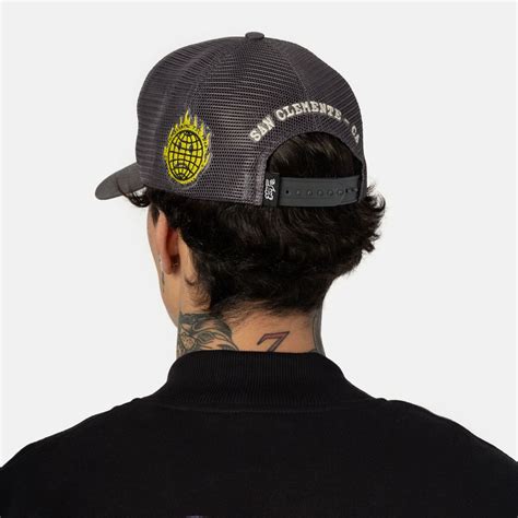 Boné Trucker Keep Geting Lost