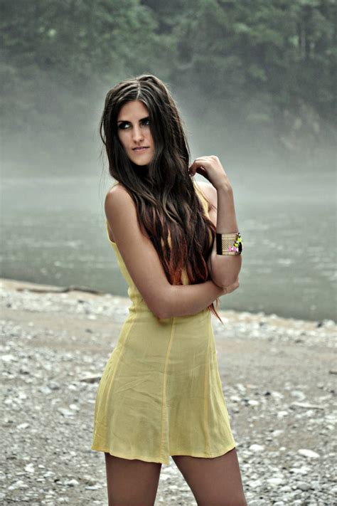 Solve Model Lisa Jigsaw Puzzle Online With 70 Pieces